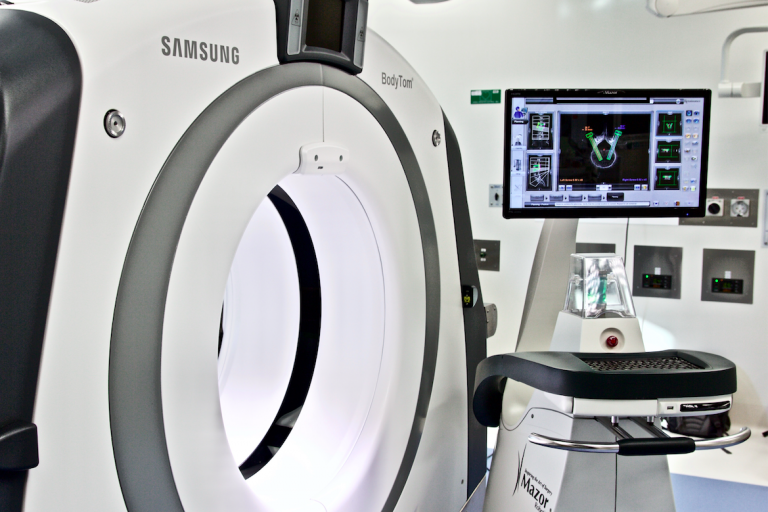 Intraoperative CT and Robot at Epworth Richmond Hospital, Melbourne | C ...